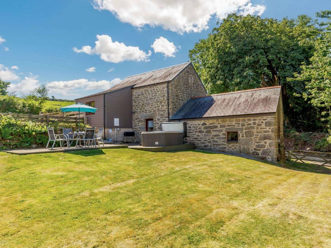 Cottage ∙ 2 Bedrooms ∙ 4 Guests - St Austell