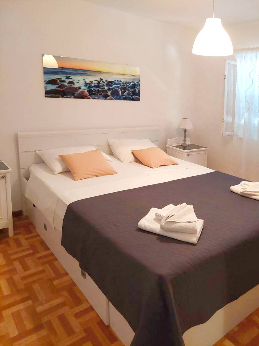 65 M² House ∙ 2 Bedrooms ∙ 6 Guests - Primošten