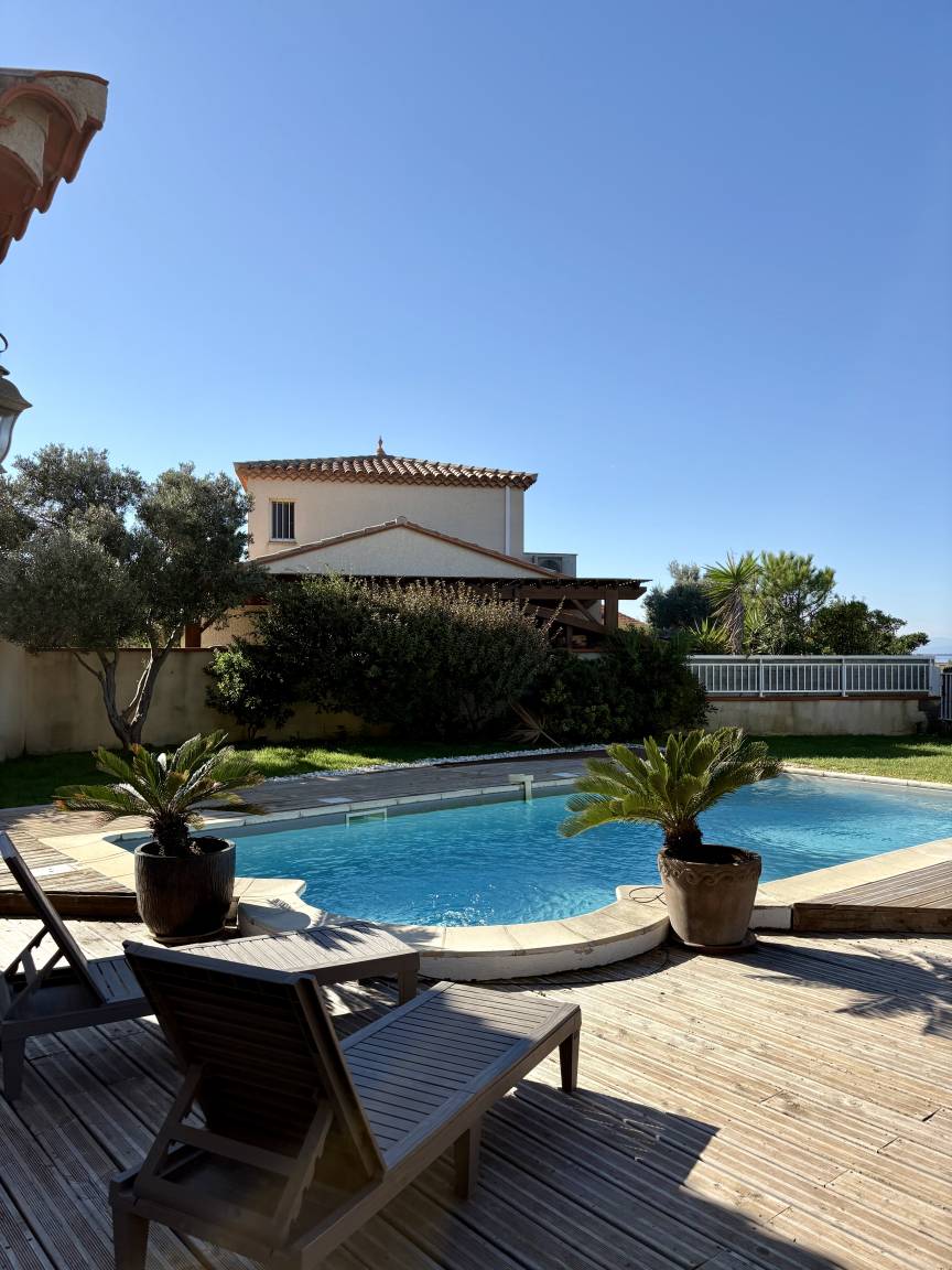 135 M² Villa ∙ 4 Chambres ∙ 8 Personnes - La Franqui