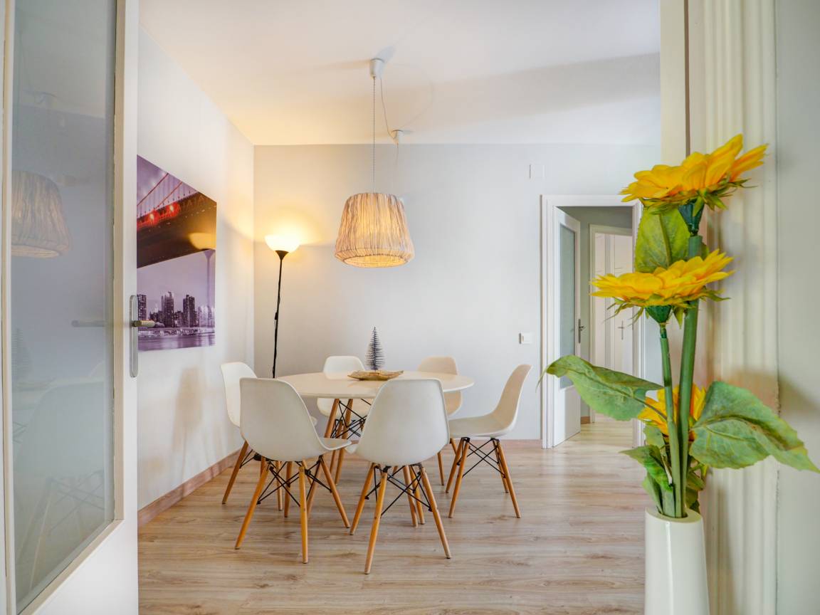90 M² Apartment ∙ 2 Bedrooms ∙ 6 Guests - Sitges