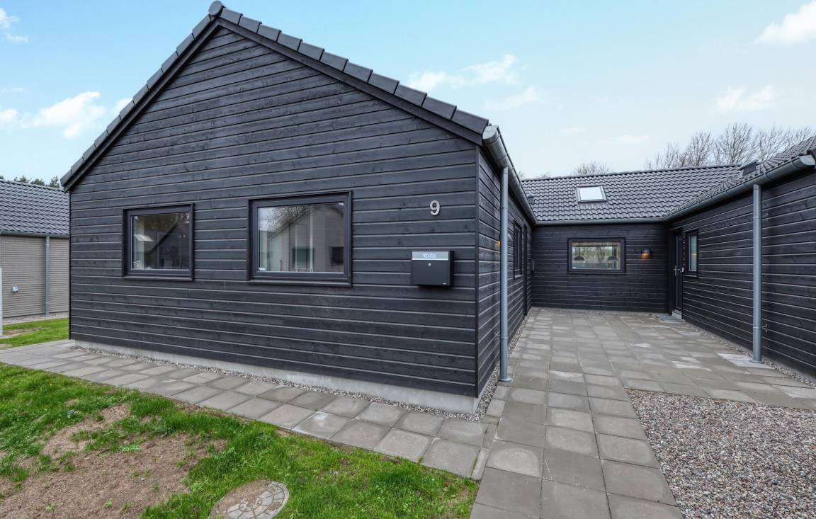 220 M² Ferienhaus ∙ 6 Schlafzimmer ∙ 16 Gäste - Neukloster