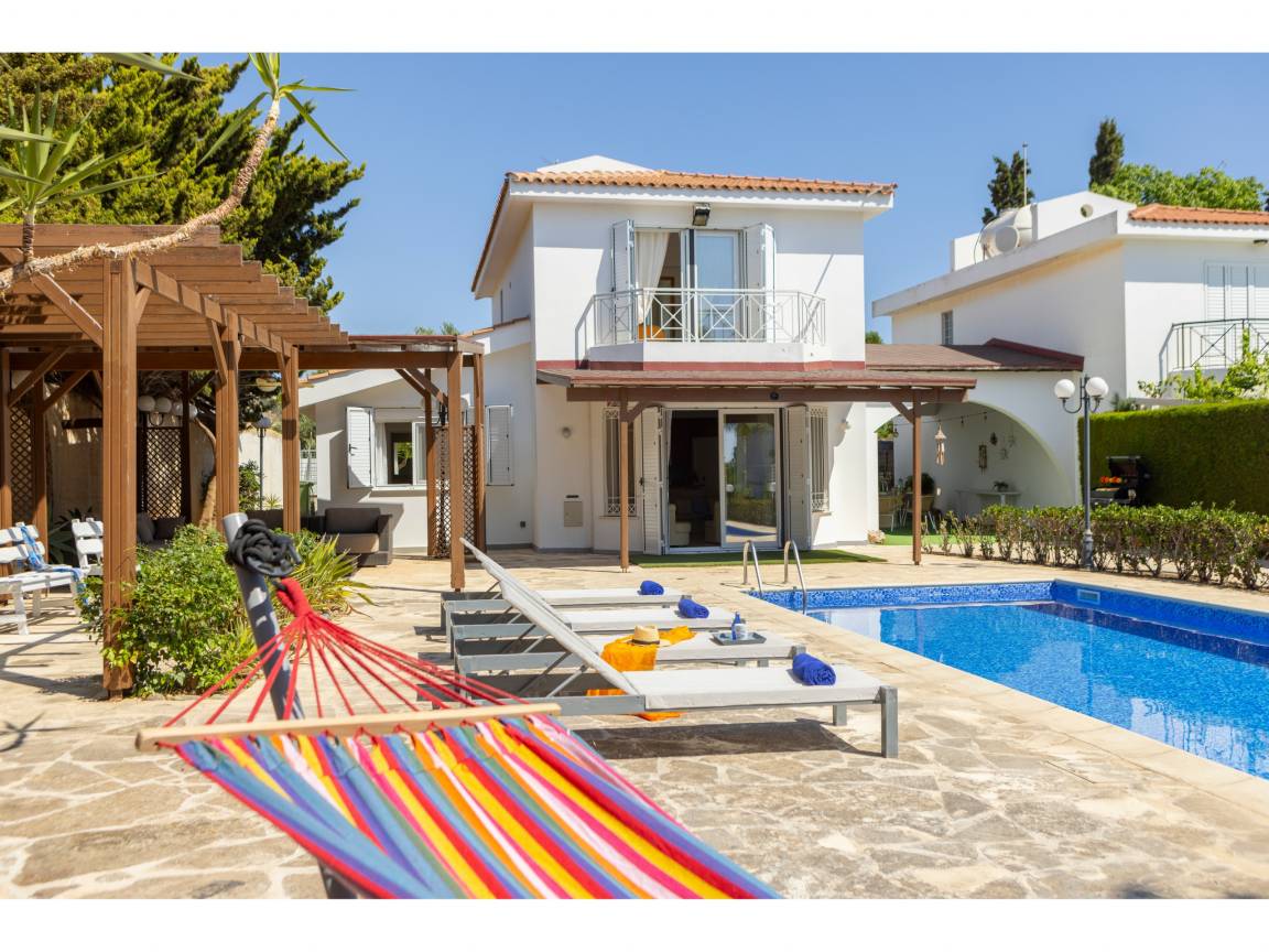 180 M² Villa ∙ 5 Habitaciones ∙ 10 Huéspedes - Ayia Napa