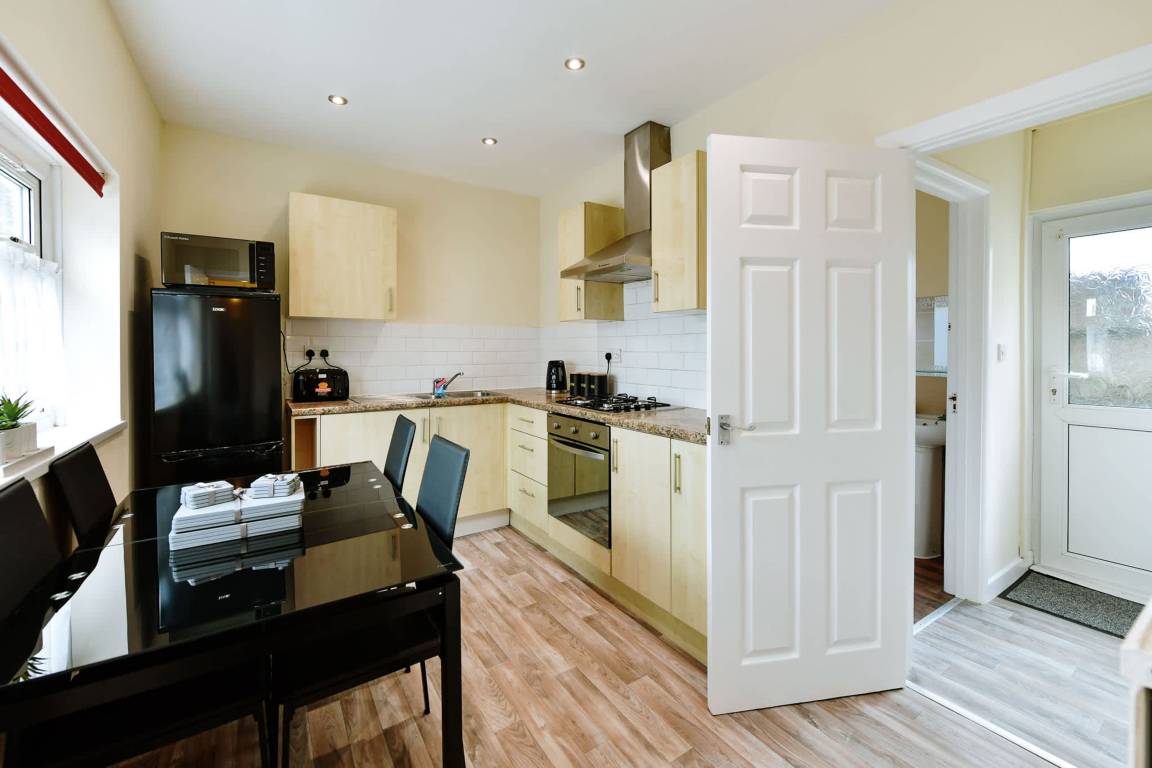 House ∙ 4 Bedrooms ∙ 10 Guests - Wales