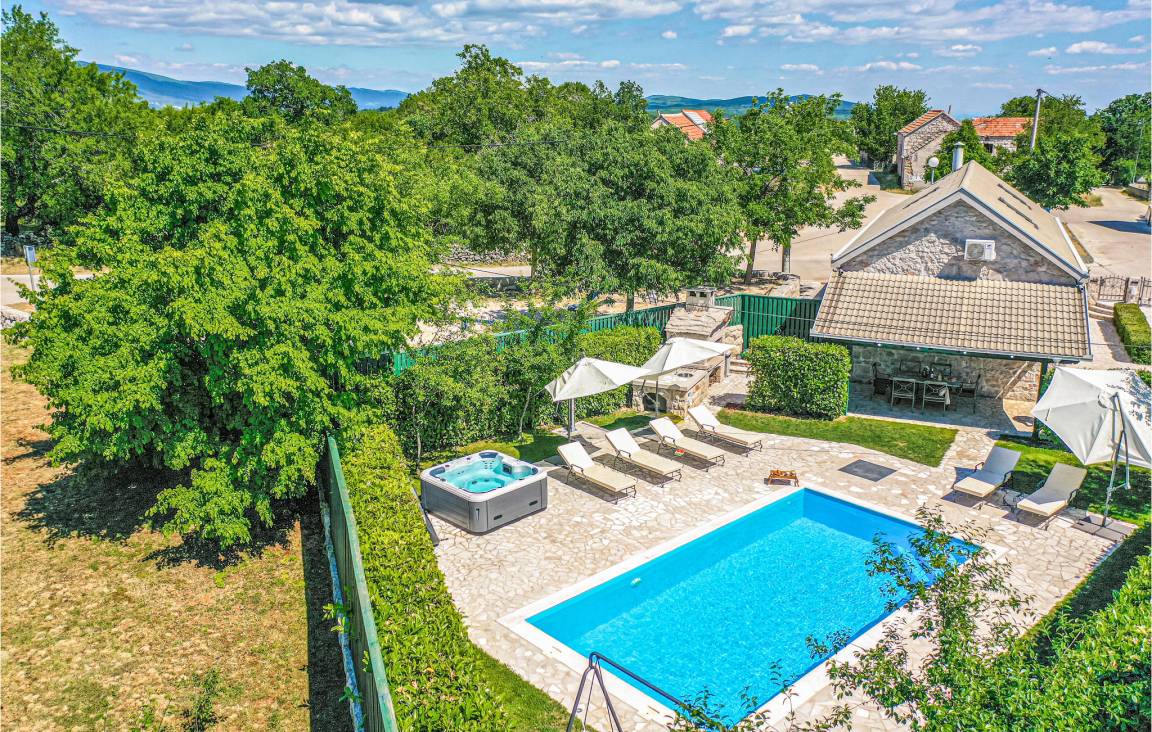 130 M² House ∙ 2 Bedrooms ∙ 6 Guests - Imotski