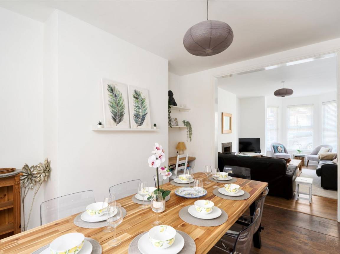 Cottage ∙ 5 Bedrooms ∙ 9 Guests - England