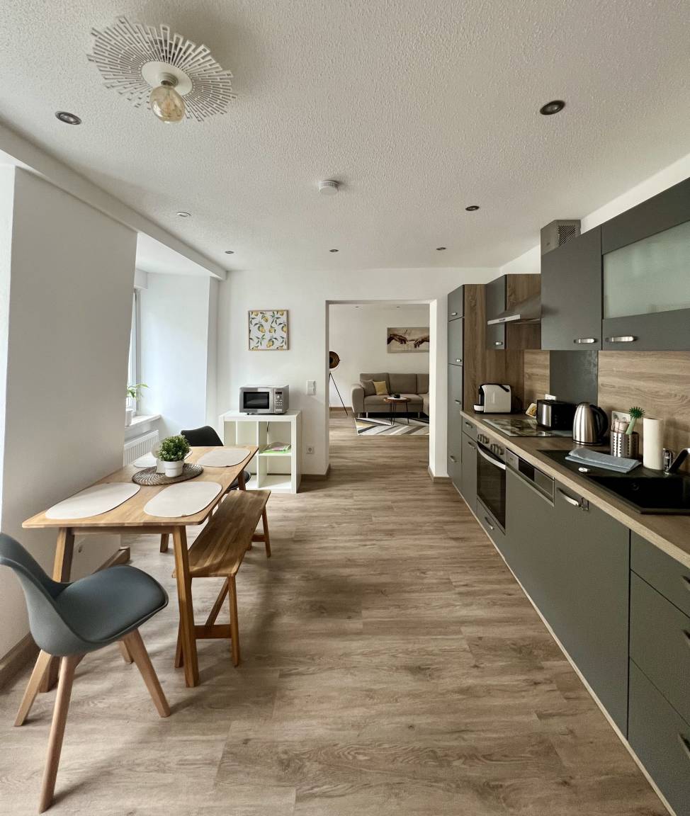 65 M² Ferienwohnung ∙ 1 Schlafzimmer ∙ 2 Gäste - Mitterteich