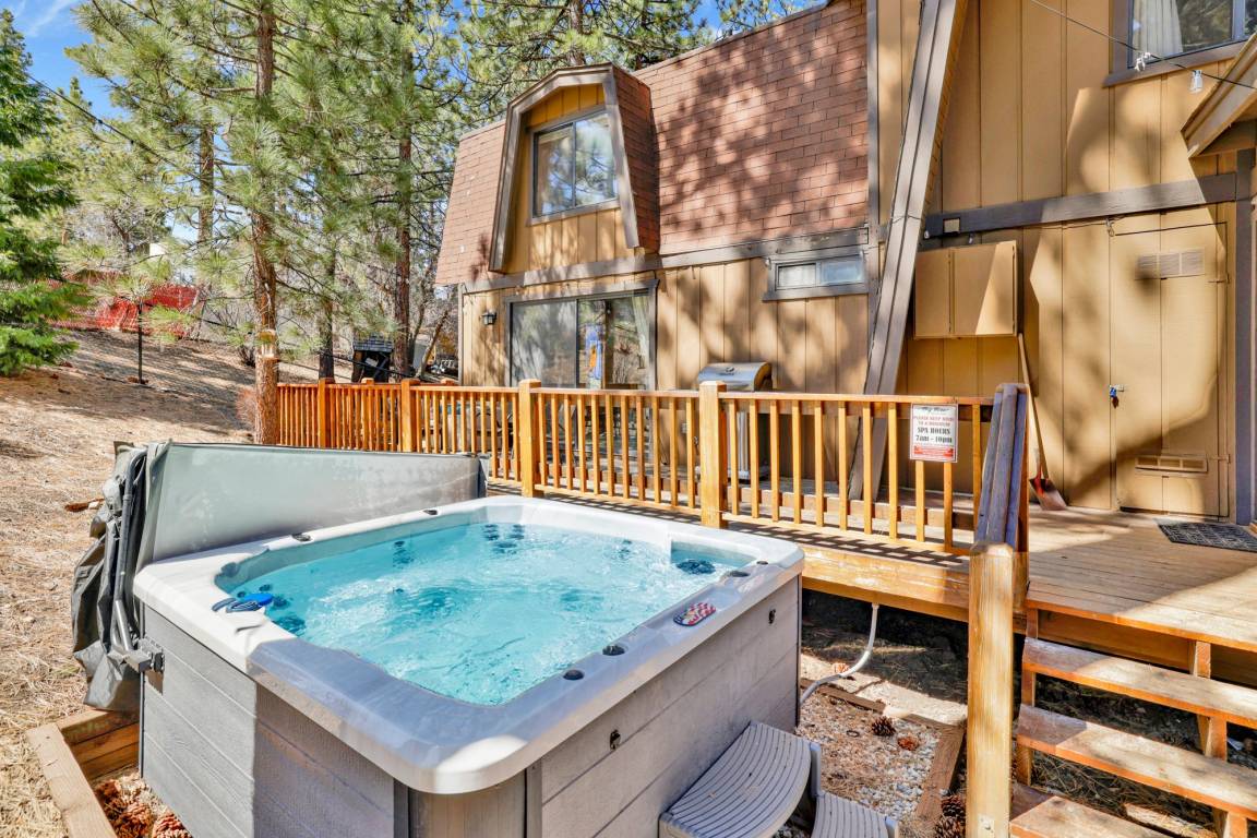207 M² Cabin ∙ 4 Bedrooms ∙ 11 Guests - Big Bear, CA