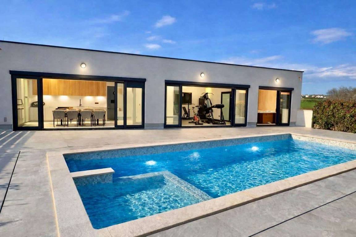 90 M² Villa ∙ 4 Bedrooms ∙ 16 Guests - Vrsar