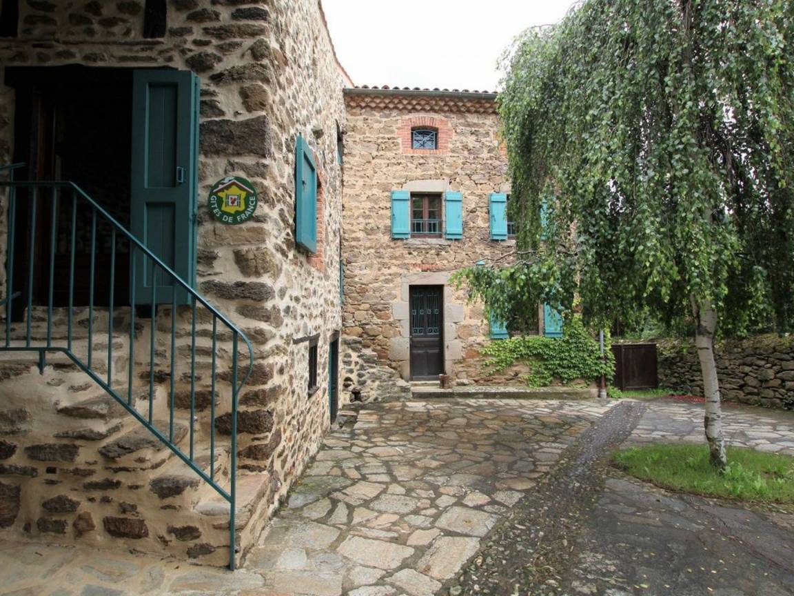 190 M² Cottage ∙ 5 Bedrooms ∙ 10 Guests - Auvergne