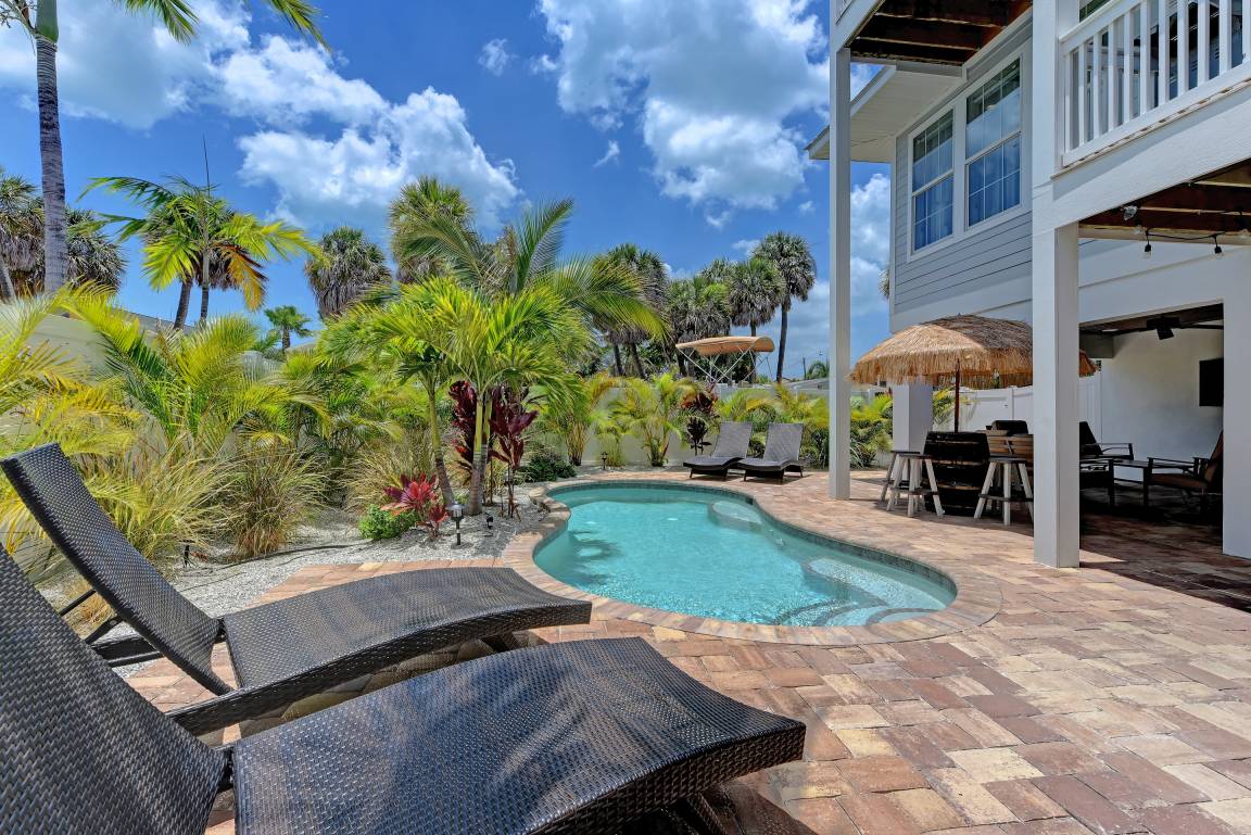232 M² House ∙ 6 Bedrooms ∙ 12 Guests - Bradenton Beach, FL