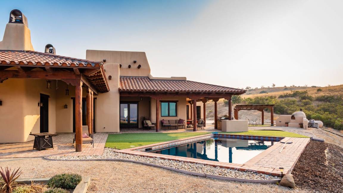 House ∙ 4 Bedrooms ∙ 12 Guests - Atascadero, CA