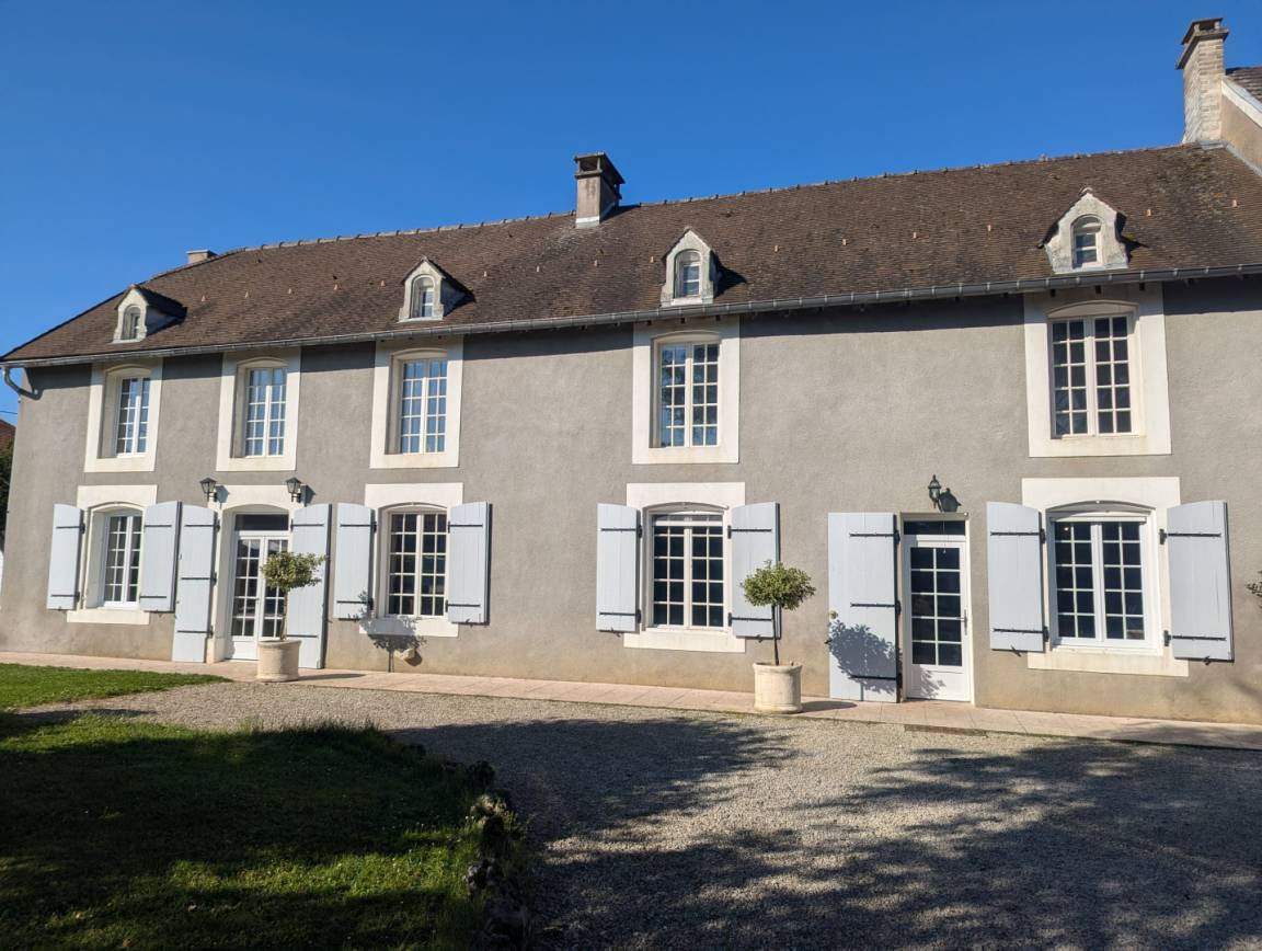 250 M² Gîte ∙ 3 Chambres ∙ 8 Personnes - Haute-Marne