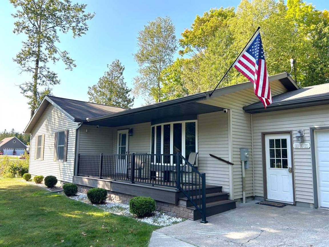 125 M² House ∙ 3 Bedrooms ∙ 8 Guests - St. Ignace, MI