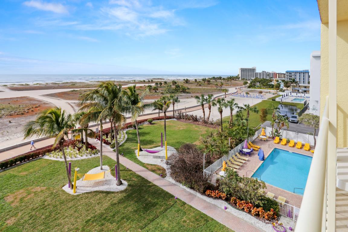 Condo ∙ 1 Bedroom ∙ 4 Guests - Treasure Island, FL
