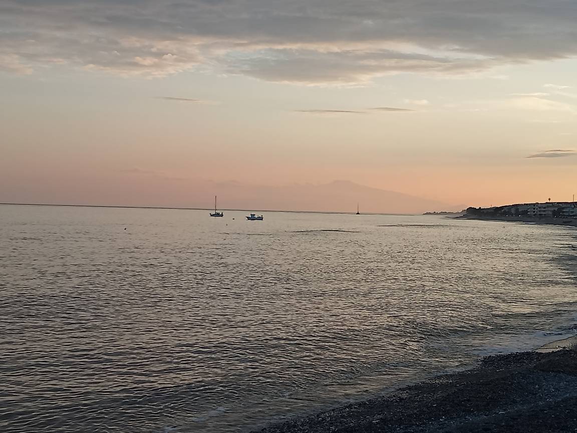 80 M² Appartamento Vacanza ∙ 2 Camere Da Letto ∙ 5 Ospiti - Bova Marina