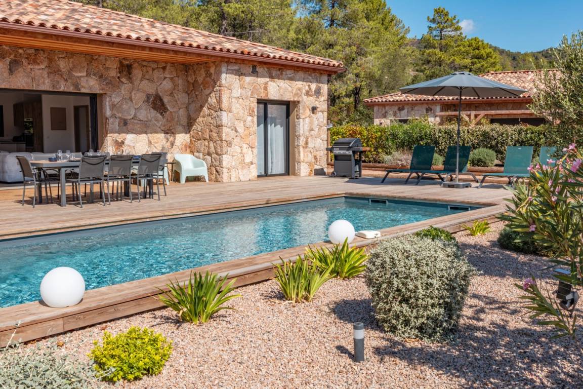 140 M² Villa ∙ 4 Slaapkamers ∙ 8 Gasten - Lecci