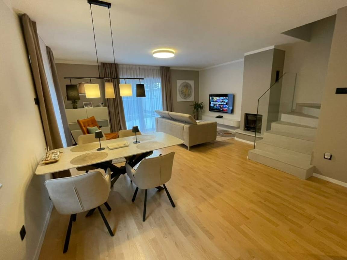 98 M² Ferienhaus ∙ 3 Schlafzimmer ∙ 3 Gäste - Pécs