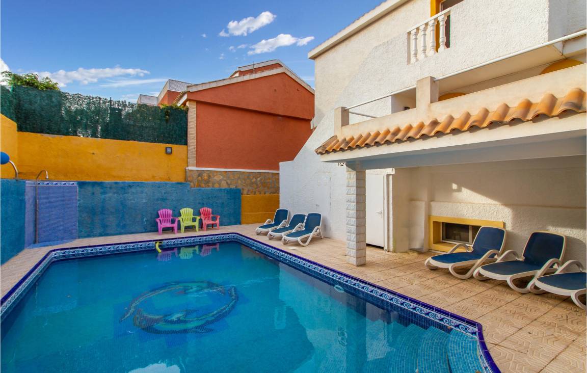 188 M² House ∙ 6 Bedrooms ∙ 12 Guests - Elche