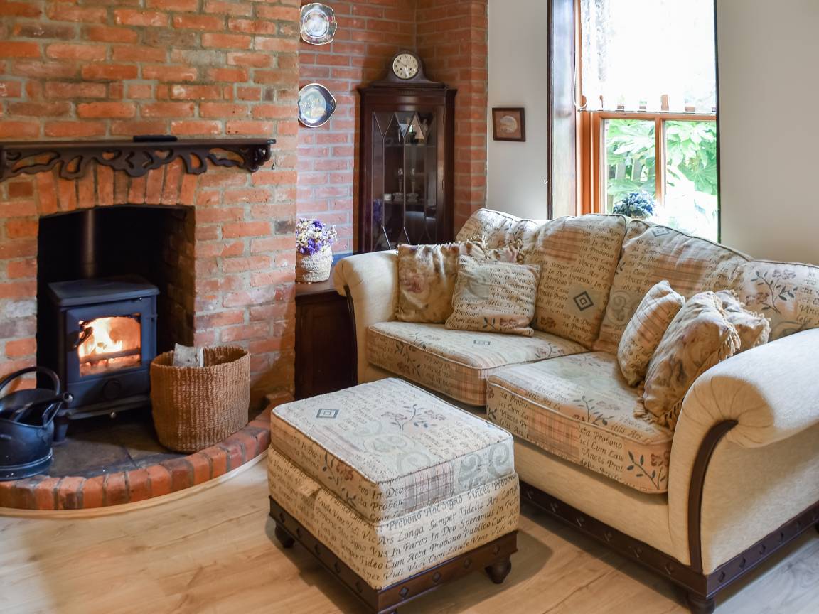 Cottage ∙ 2 Bedrooms ∙ 5 Guests - Winterton-on-Sea