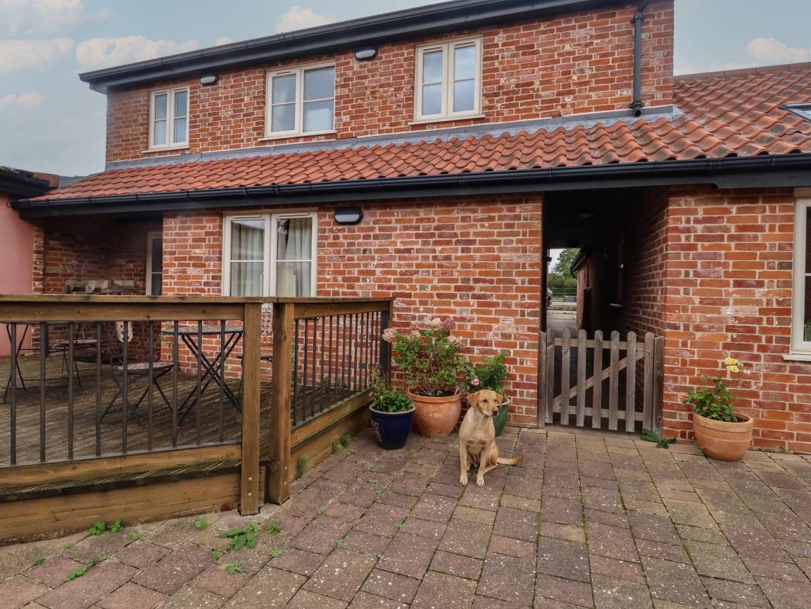 Cottage ∙ 4 Bedrooms ∙ 8 Guests - Essex