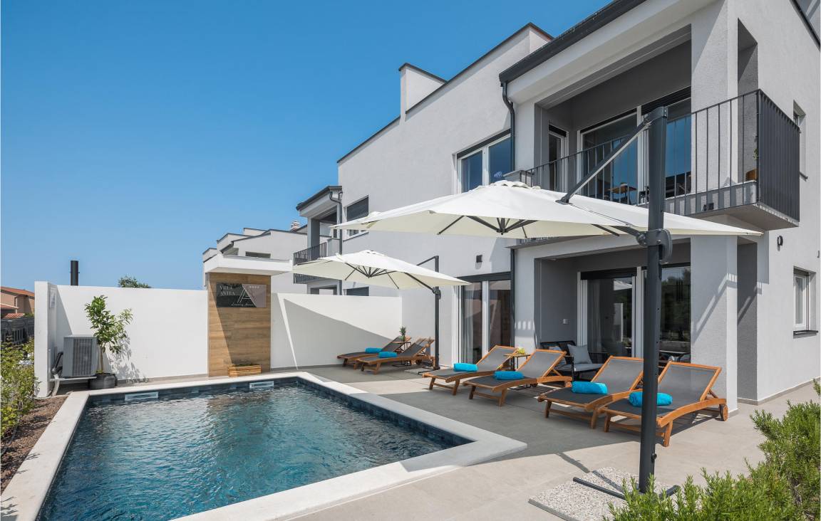 160 M² Casa ∙ 4 Habitaciones ∙ 8 Huéspedes - Poreč