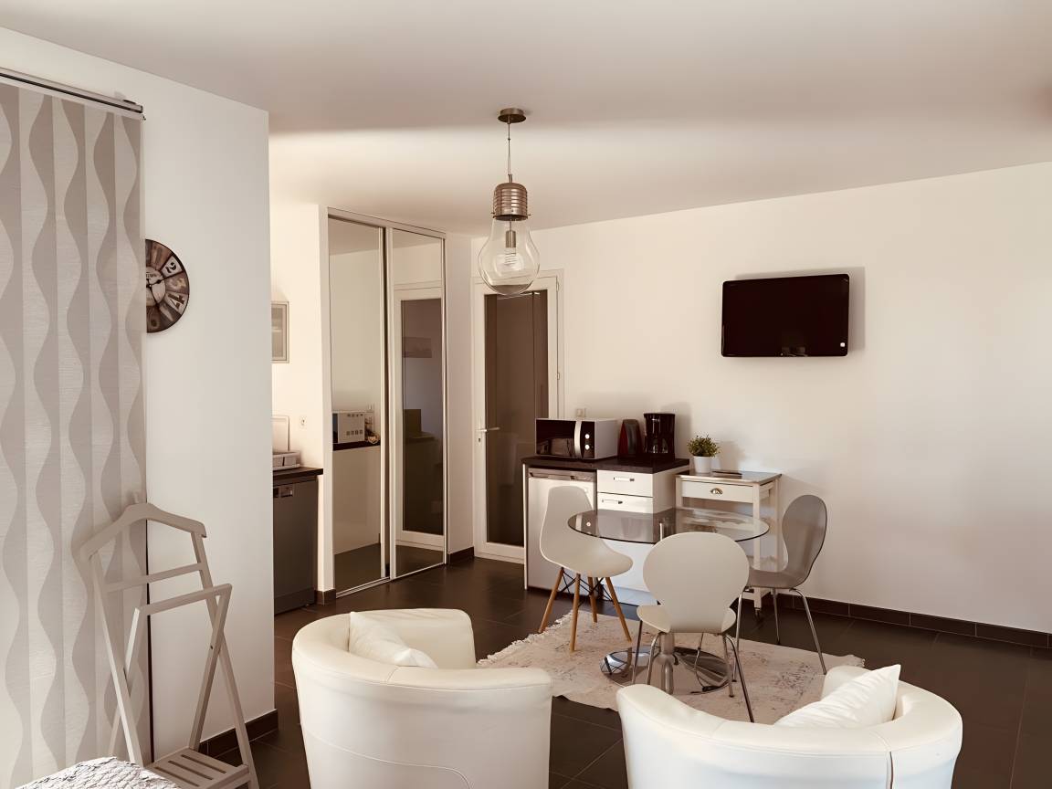30 M² Studio ∙ 3 Personnes - Saint-Tropez