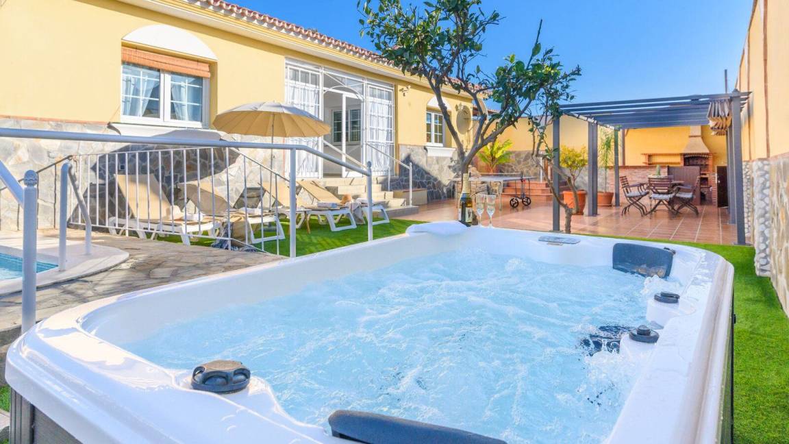 160 M² House ∙ 3 Bedrooms ∙ 6 Guests - Torrox