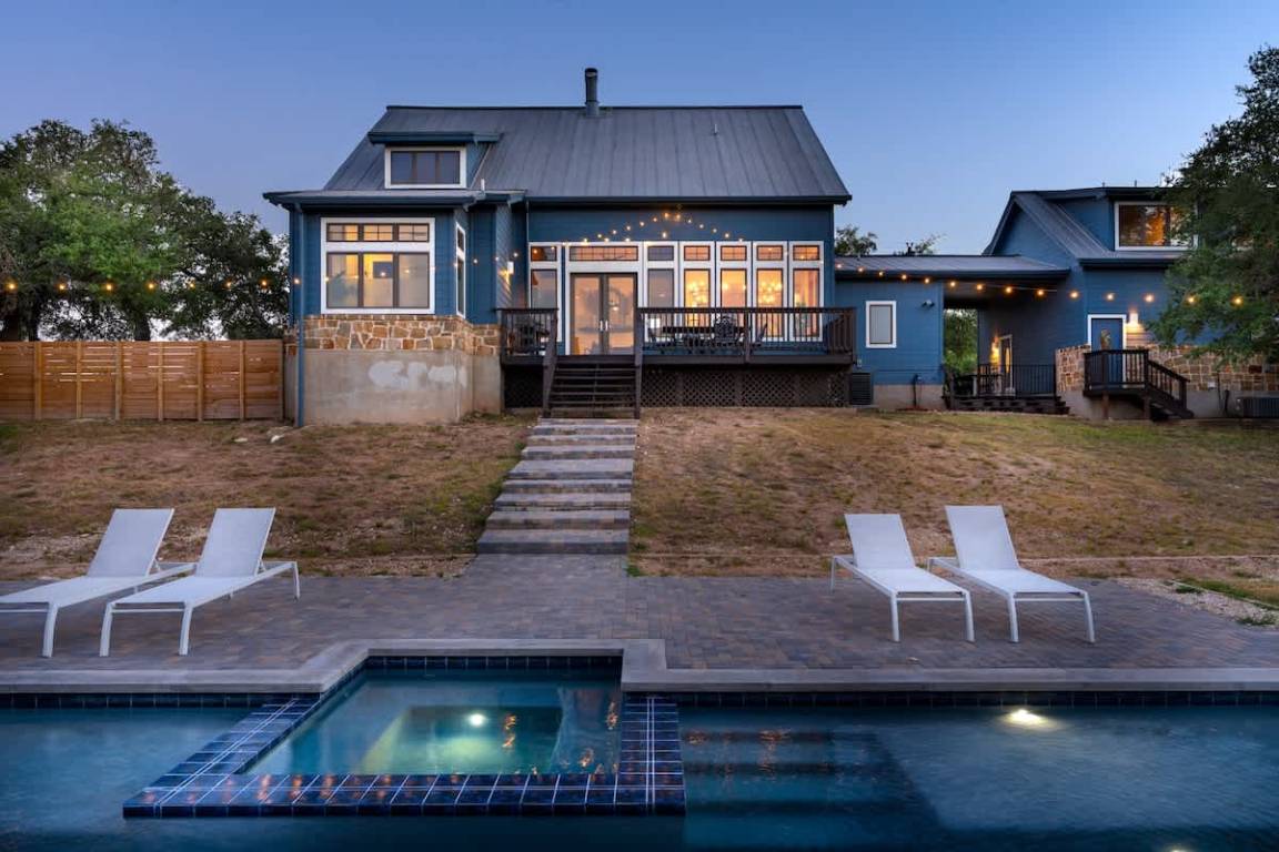 311 M² Casa ∙ 8 Habitaciones ∙ 16 Huéspedes - Dripping Springs, TX