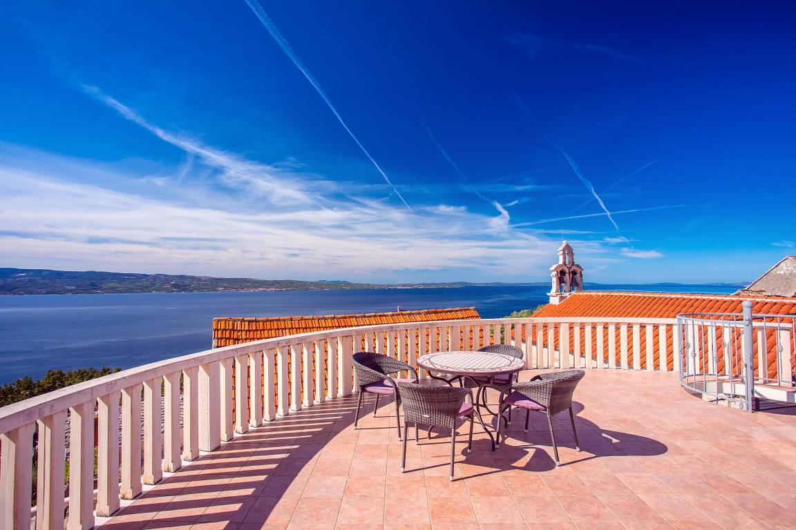 180 M² Ferienhaus ∙ 4 Schlafzimmer ∙ 8 Gäste - Omiš