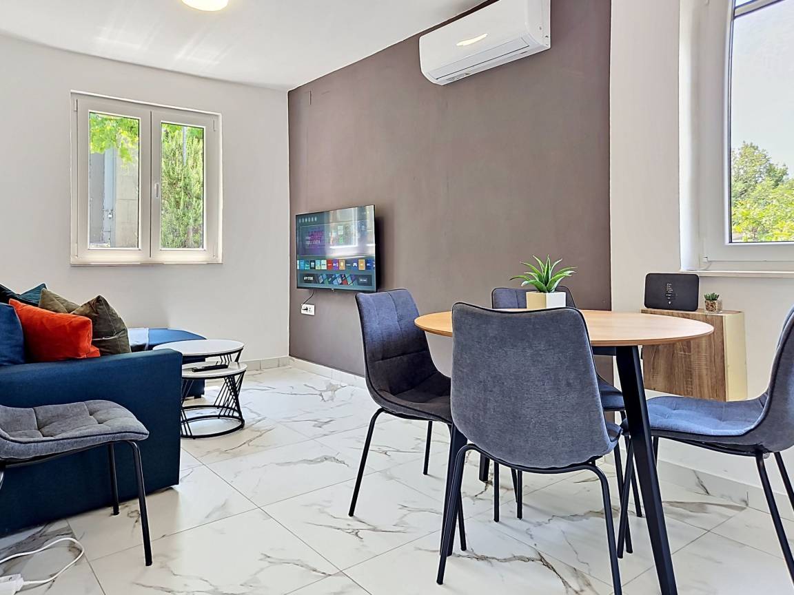 70 M² Ferienhaus ∙ 2 Schlafzimmer ∙ 5 Gäste - Trogir