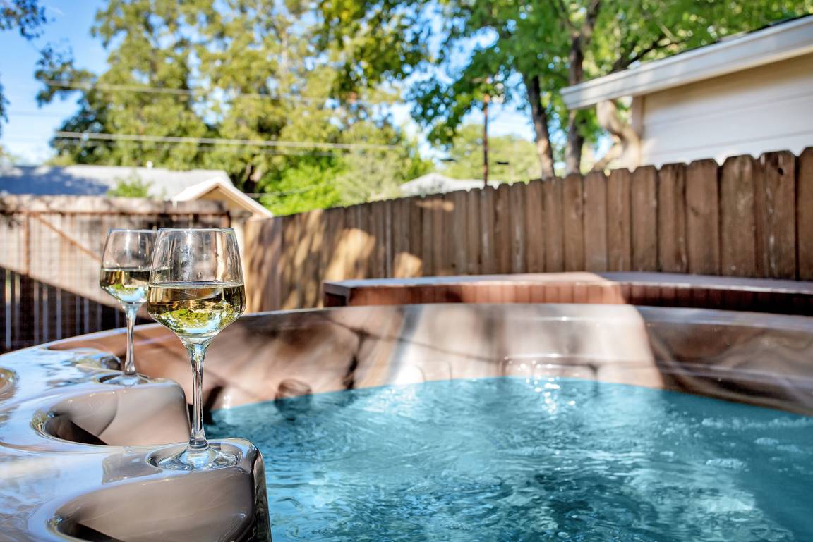 House ∙ 3 Bedrooms ∙ 8 Guests - Fredericksburg, TX