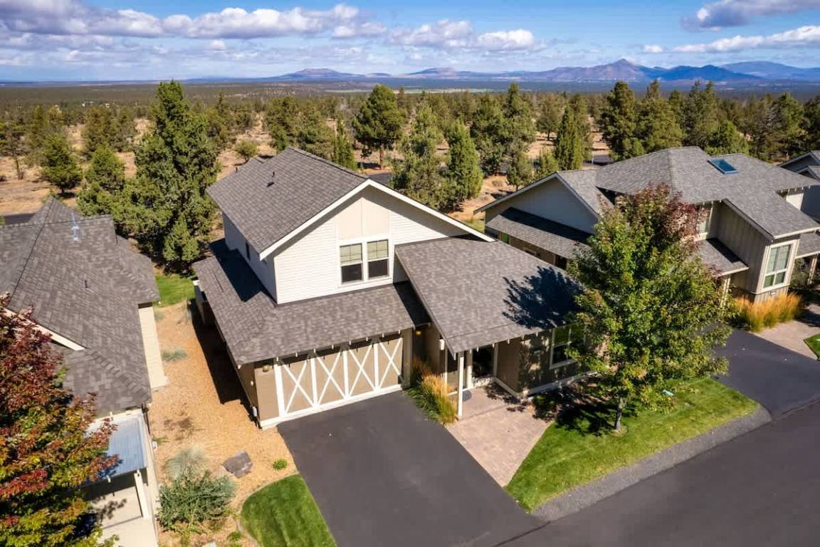 178 M² House ∙ 3 Bedrooms ∙ 6 Guests - Eagle Crest, OR