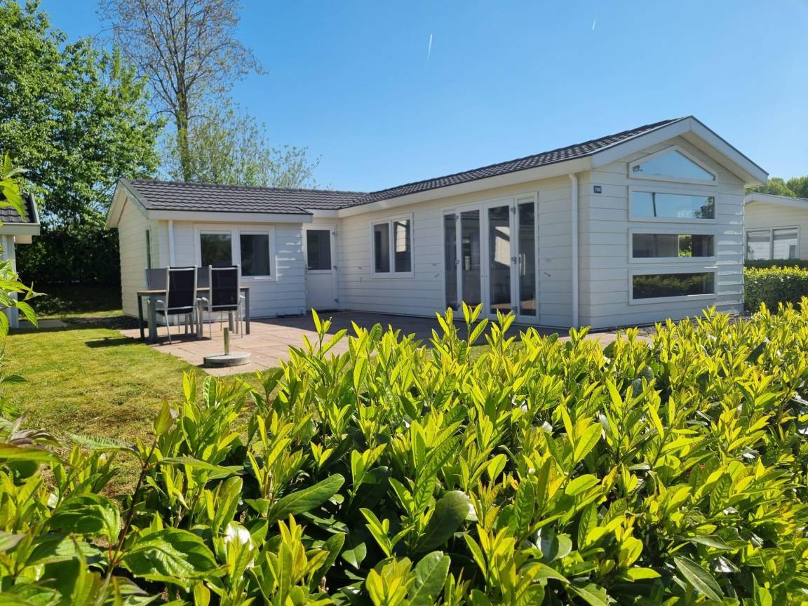 Bungalow ∙ 2 Bedrooms ∙ 4 Guests - Hoofddorp