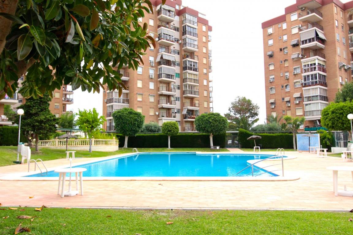 100 M² Appartement ∙ 3 Chambres ∙ 5 Personnes - Alicante