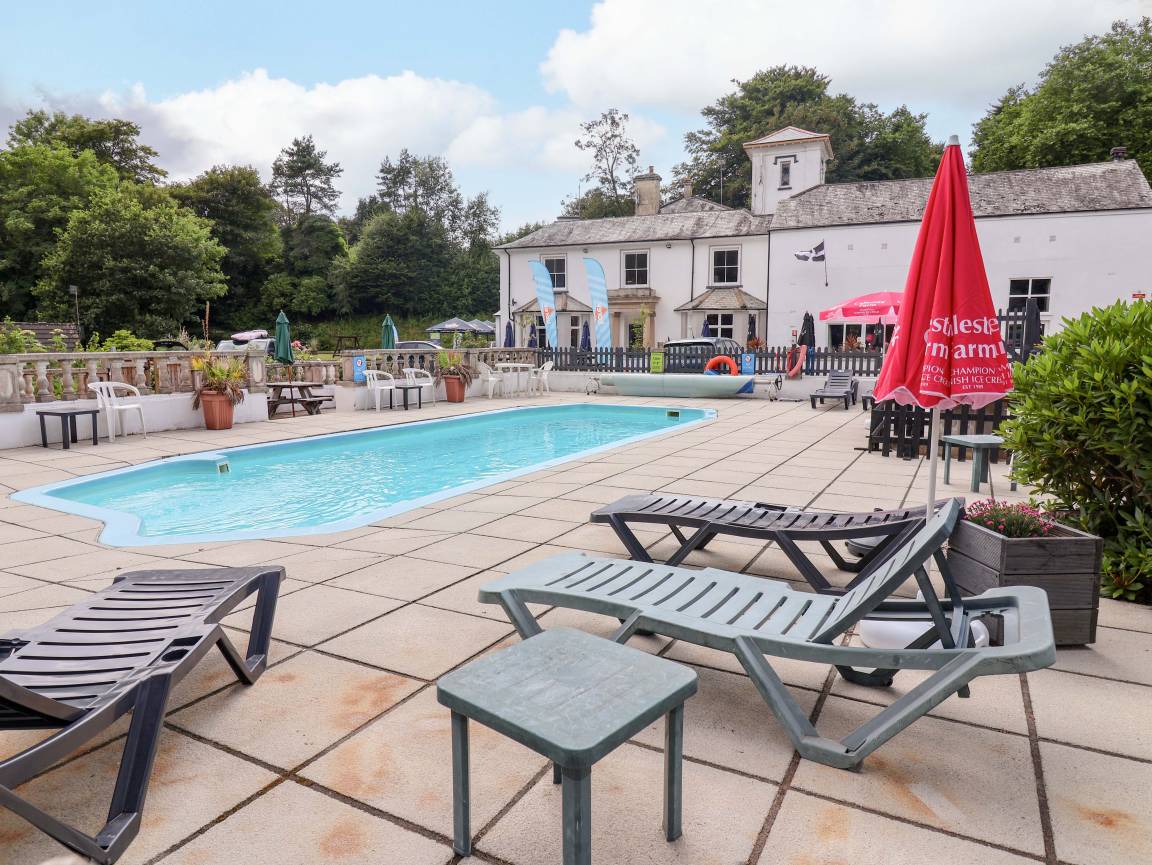 Cottage ∙ 4 Bedrooms ∙ 8 Guests - Plymouth