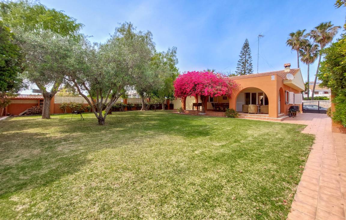 150 M² Casa ∙ 4 Habitaciones ∙ 9 Huéspedes - Moncófar