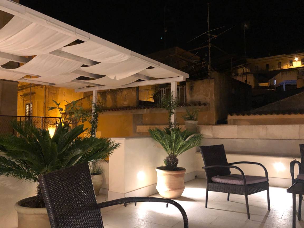 95 M² House ∙ 2 Bedrooms ∙ 4 Guests - Noto