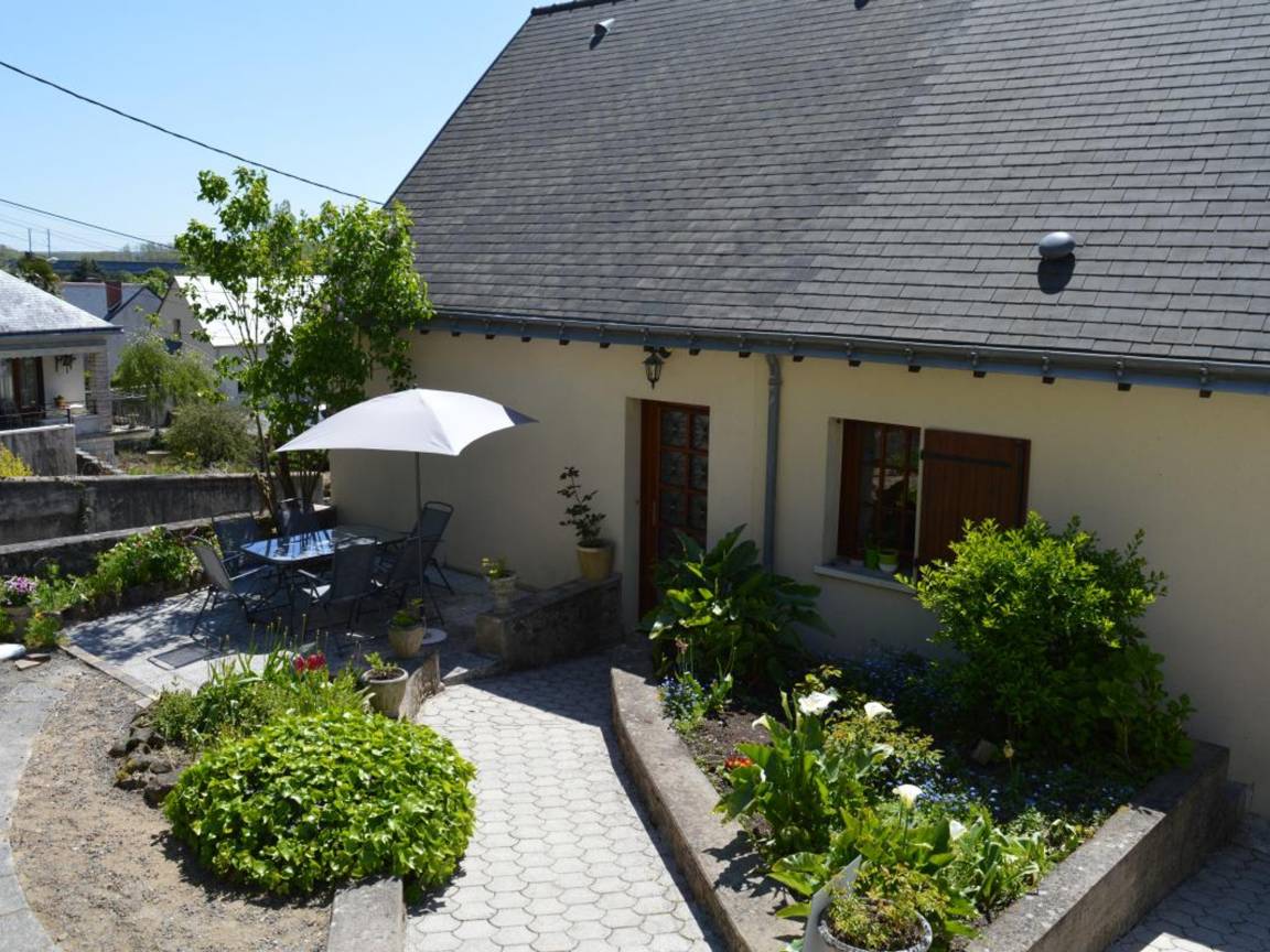 80 M² Cottage ∙ 2 Bedrooms ∙ 4 Guests - Rochecorbon