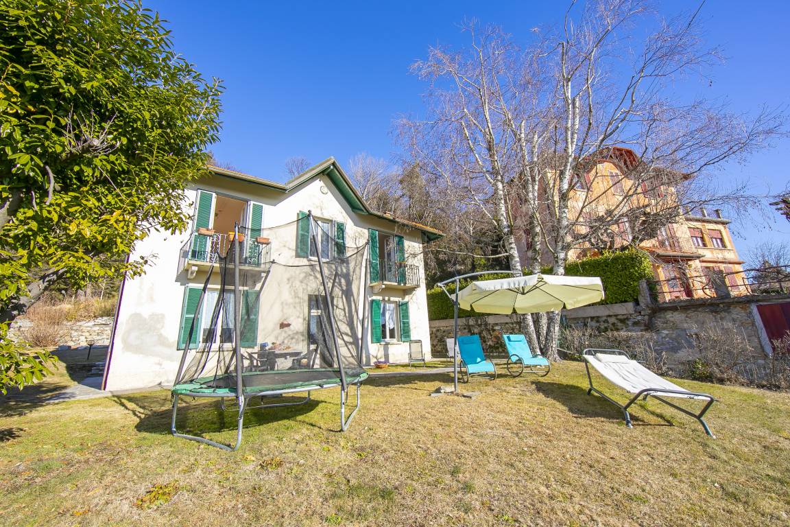150 M² Huis ∙ 2 Slaapkamers ∙ 6 Gasten - Ghiffa