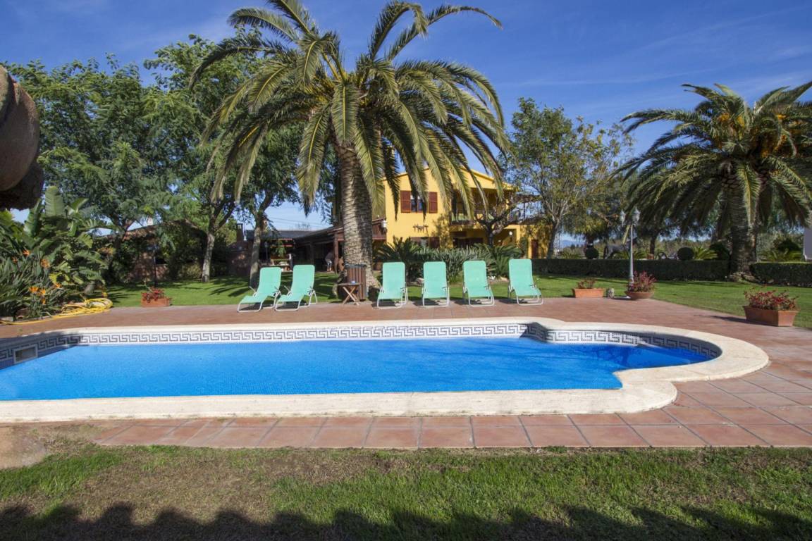 4250 M² Villa ∙ 5 Habitaciones ∙ 14 Huéspedes - La Selva del Campo