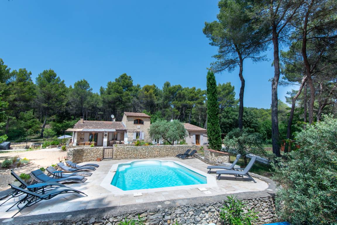 220 M² House ∙ 6 Bedrooms ∙ 14 Guests - Saint-Saturnin-lès-Apt