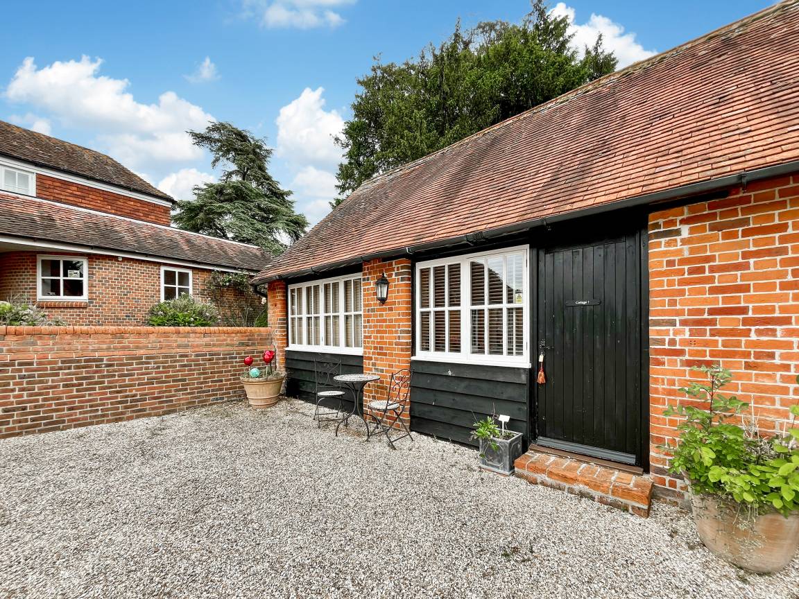 Cottage ∙ 1 Bedroom ∙ 2 Guests - Hampshire