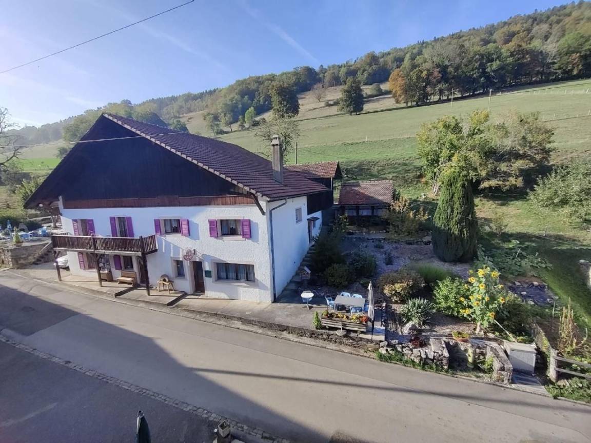 250 M² Maison De Vacances ∙ 6 Chambres ∙ 25 Personnes - Canton de Jura