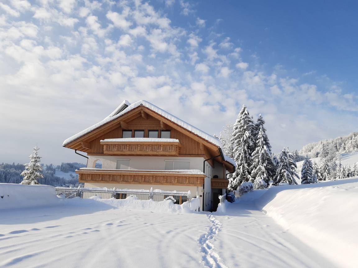 65 M² Ferienwohnung ∙ 2 Schlafzimmer ∙ 4 Gäste - Rettenberg