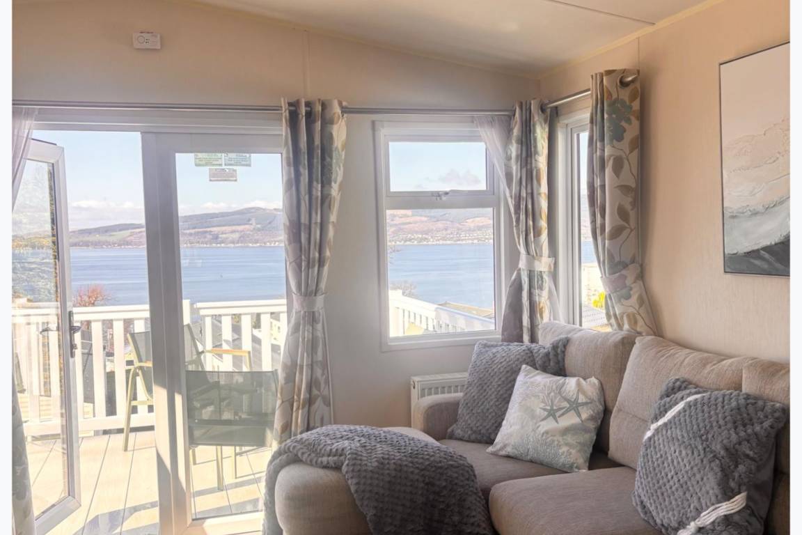 40 M² Cabin ∙ 3 Bedrooms ∙ 8 Guests - Largs