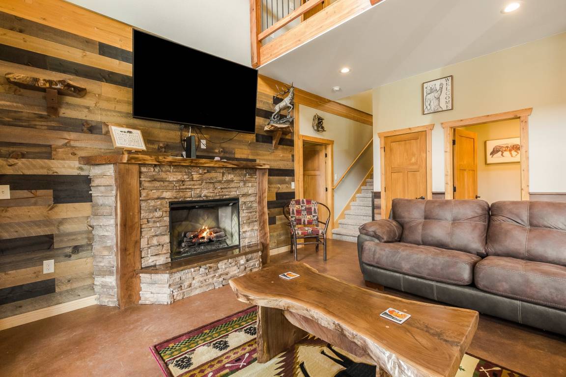 208 M² House ∙ 3 Bedrooms ∙ 8 Guests - Estes Park, CO
