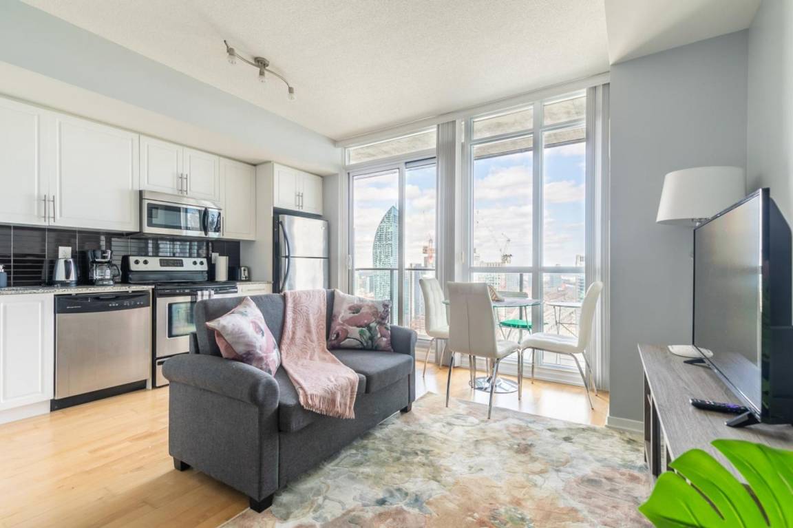 45 M² Apartment ∙ 1 Bedroom ∙ 3 Guests - Toronto