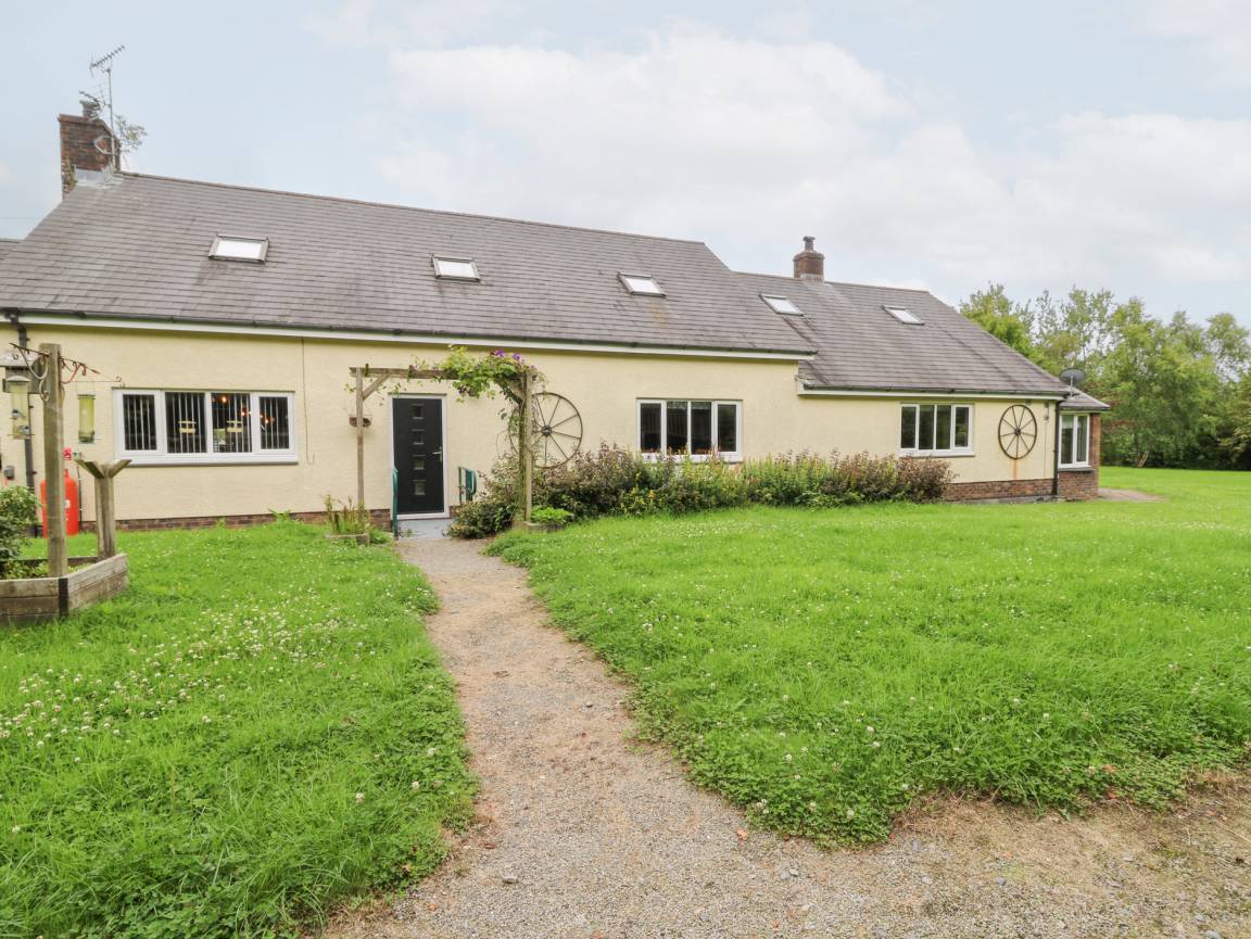 Cottage ∙ 6 Slaapkamers ∙ 14 Gasten - Wales