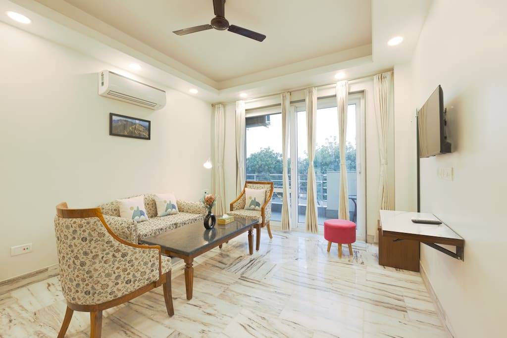 149 M² Apartment ∙ 2 Bedrooms ∙ 6 Guests - Gurugram
