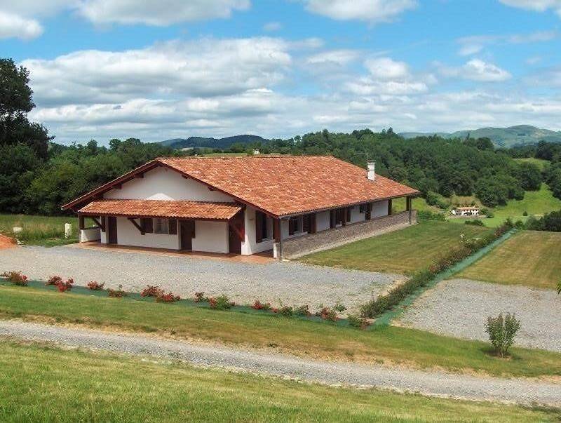 240 M² Gîte ∙ 7 Chambres ∙ 20 Personnes - Ispoure